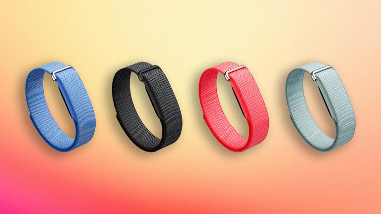 The Fitbit Air's bare-bones design is hiding a much bigger strategy