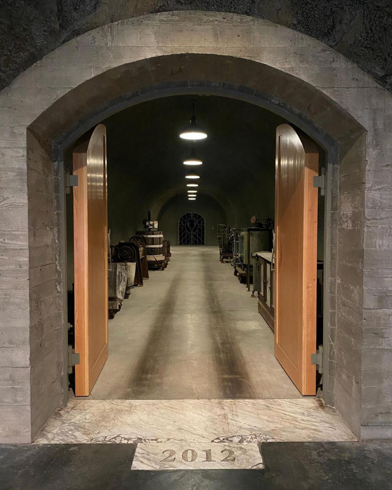 Napa Valley dispute grows after struggling winery launches ambitious ...