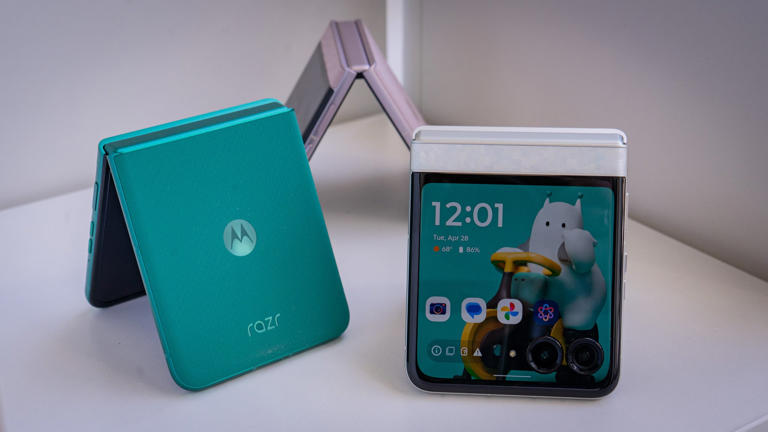 Hey Apple, I don't want a Galaxy Z Fold clone, I want a colorful ...