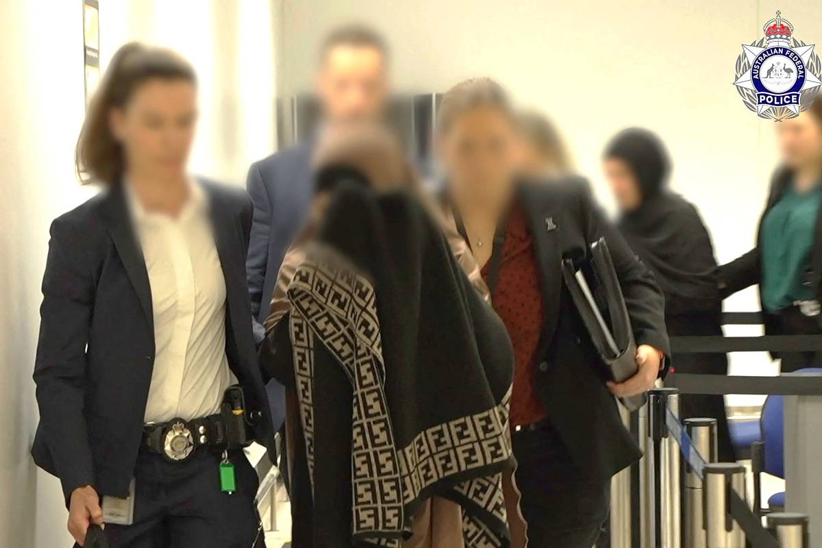 IS-linked Australian women charged with keeping slave in Syria