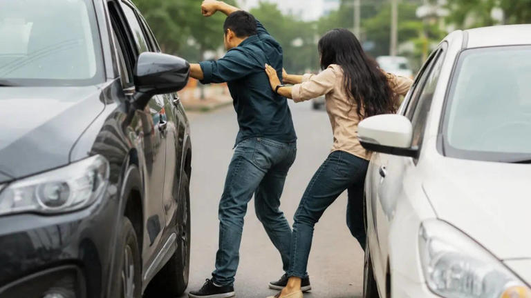 Bengaluru road rage: IAF officer, wife allege assault by auto driver ...