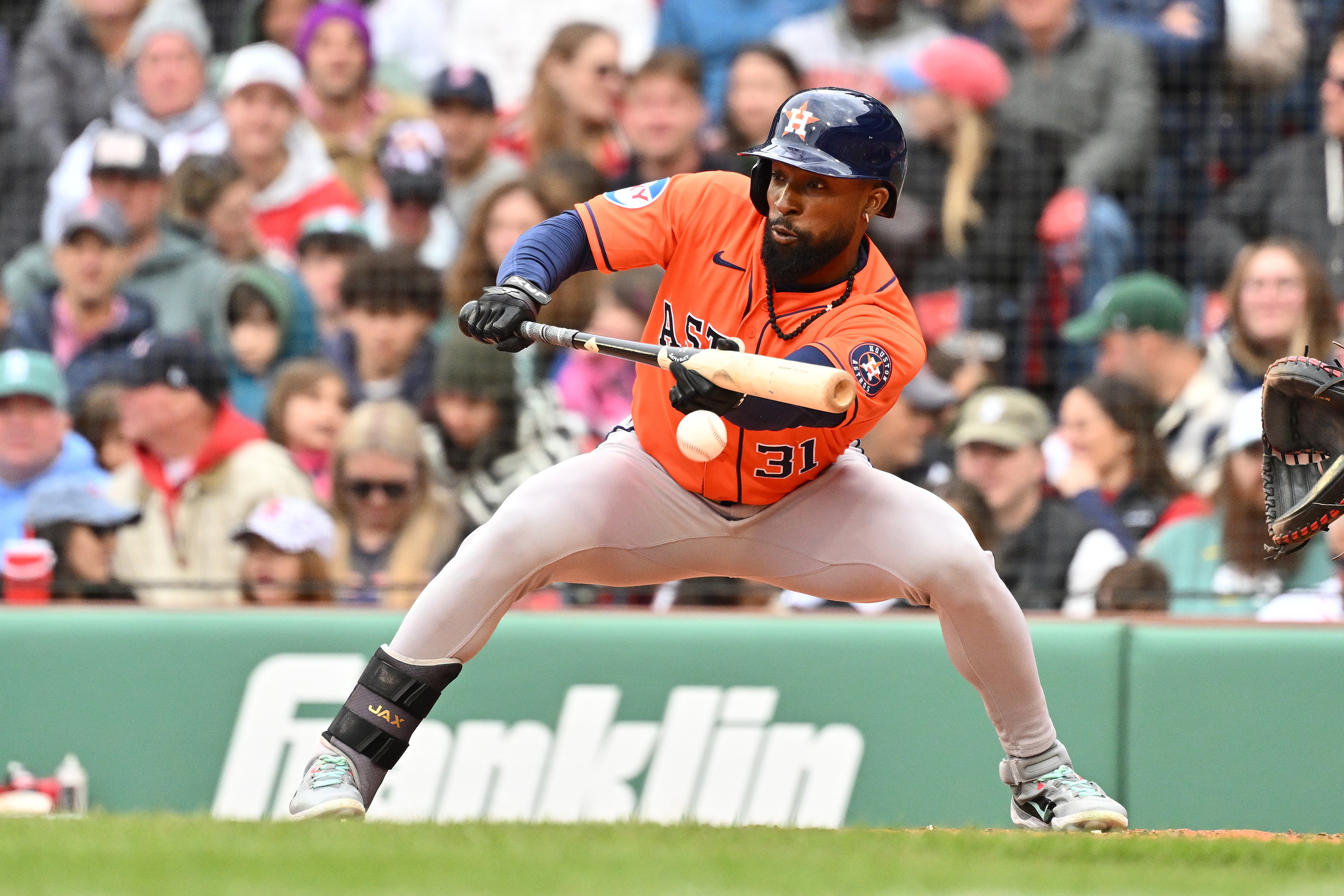 Astros re-sign Daniel Johnson to minor league deal