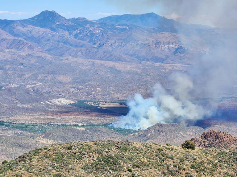 Wildfire burning near Horseshoe Lake in Tonto National Forest