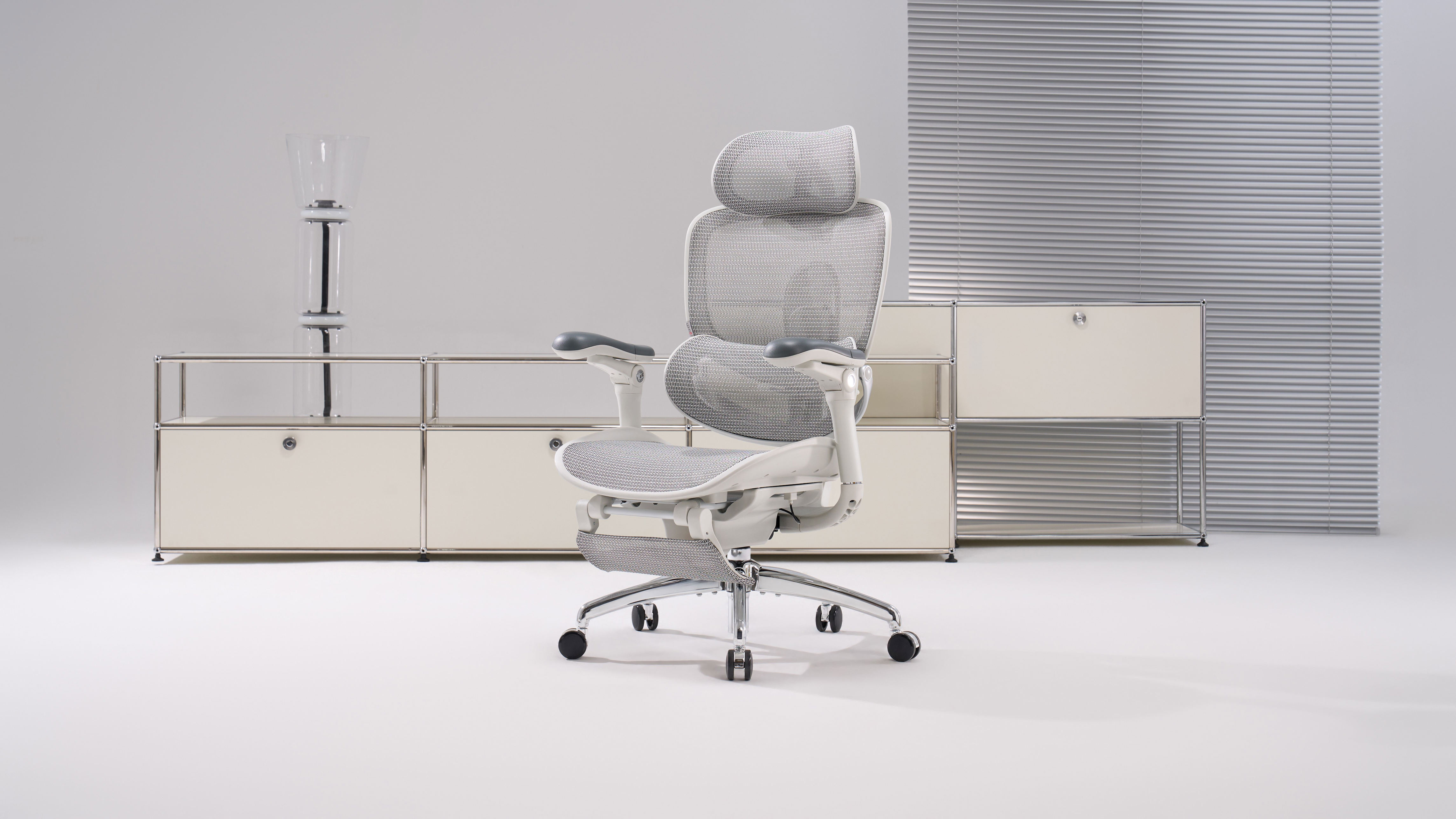 The Sihoo Doro C300 Pro V2: An ergonomic chair that adapts to the way ...