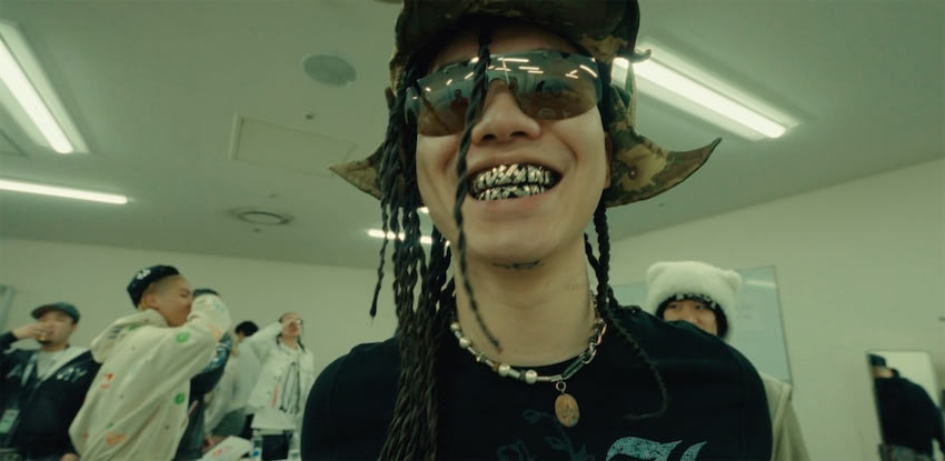 SICK ON PRAY、MIKADOを迎えた「GASMASK」MVプレミア公開