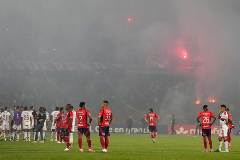 Copa Libertadores soccer match halted after just 3 minutes when fans ...