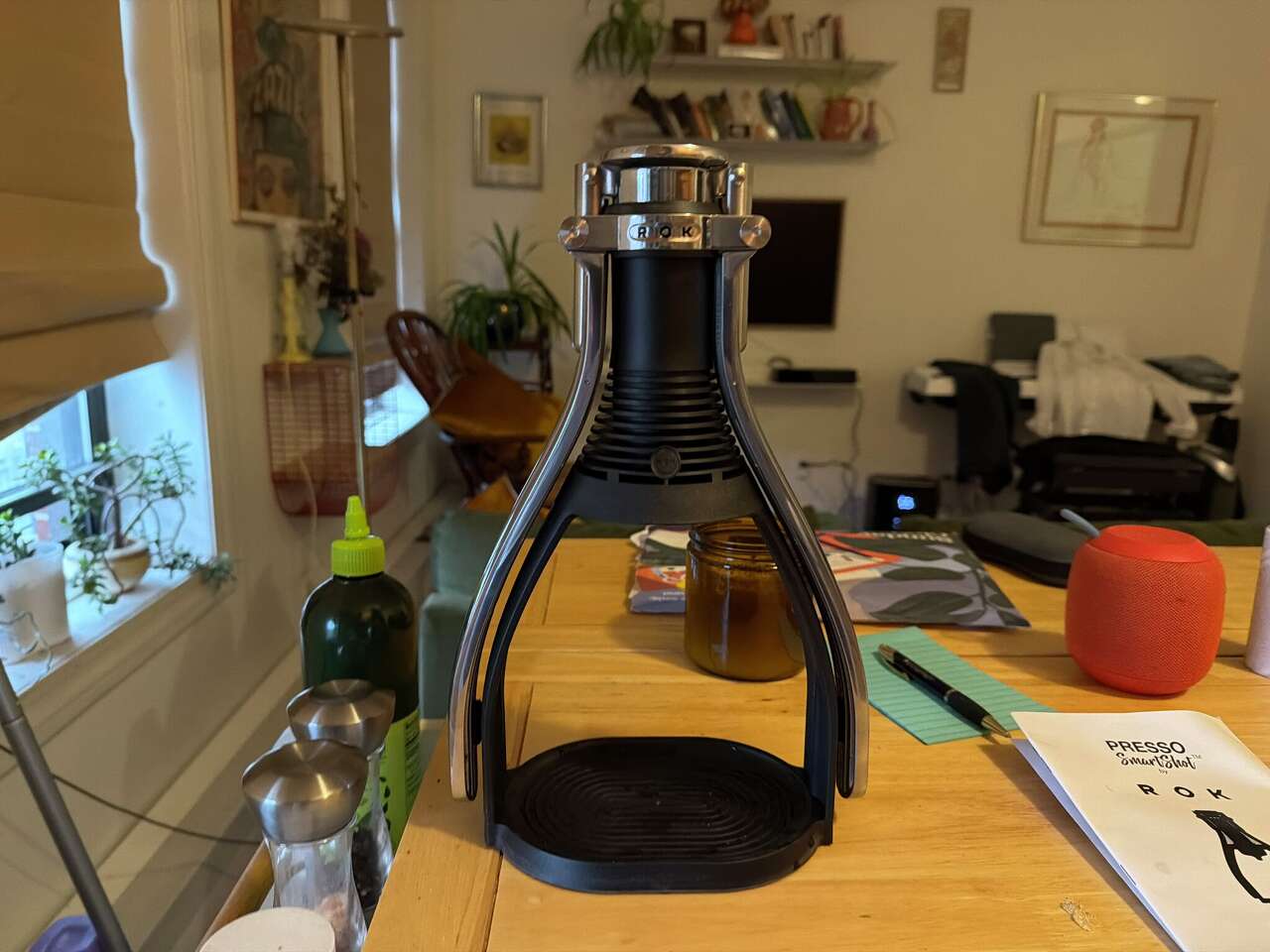 ROK's Presso Smartshot is a new take on the portable, manual espresso ...