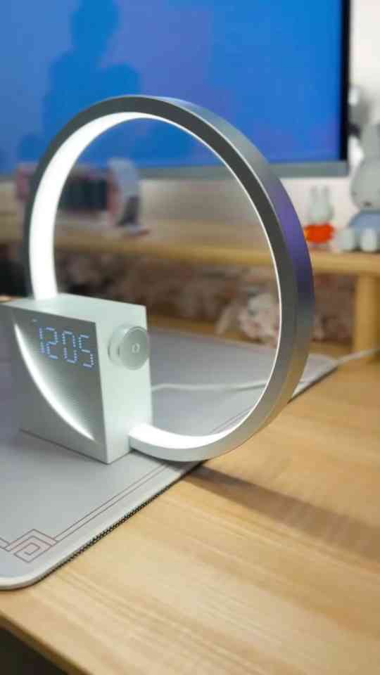 What makes the Vivilumen clock feel so premium and modern