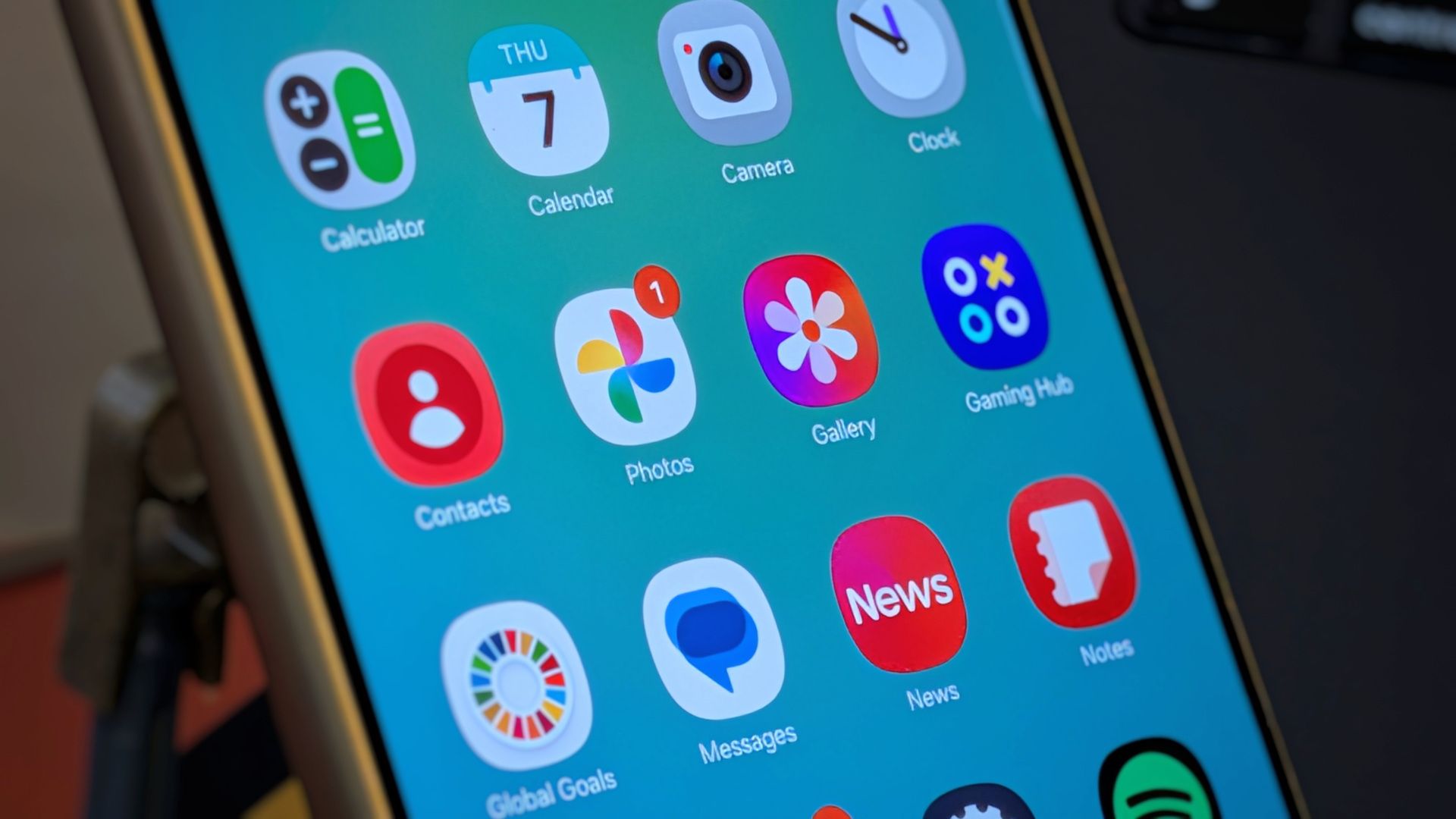 Samsung Gallery is losing its best Google Photos killer feature