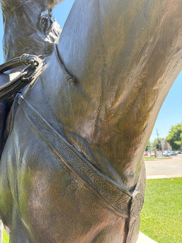 Statue of rodeo legend Cotton Rosser vandalized in Marysville, city says