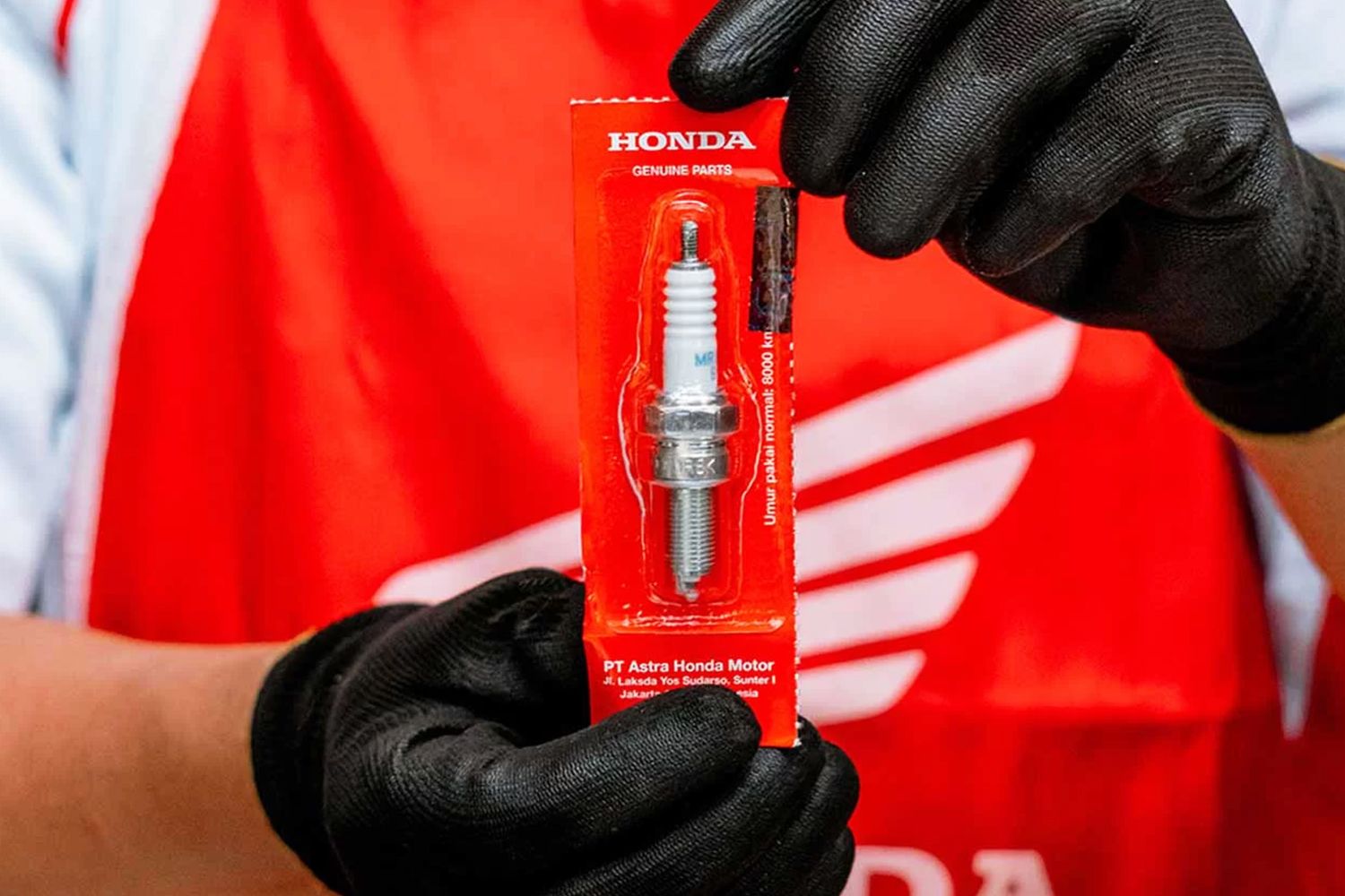 Awas mogok di jalan! Ini empat tanda busi motor matic minta diganti