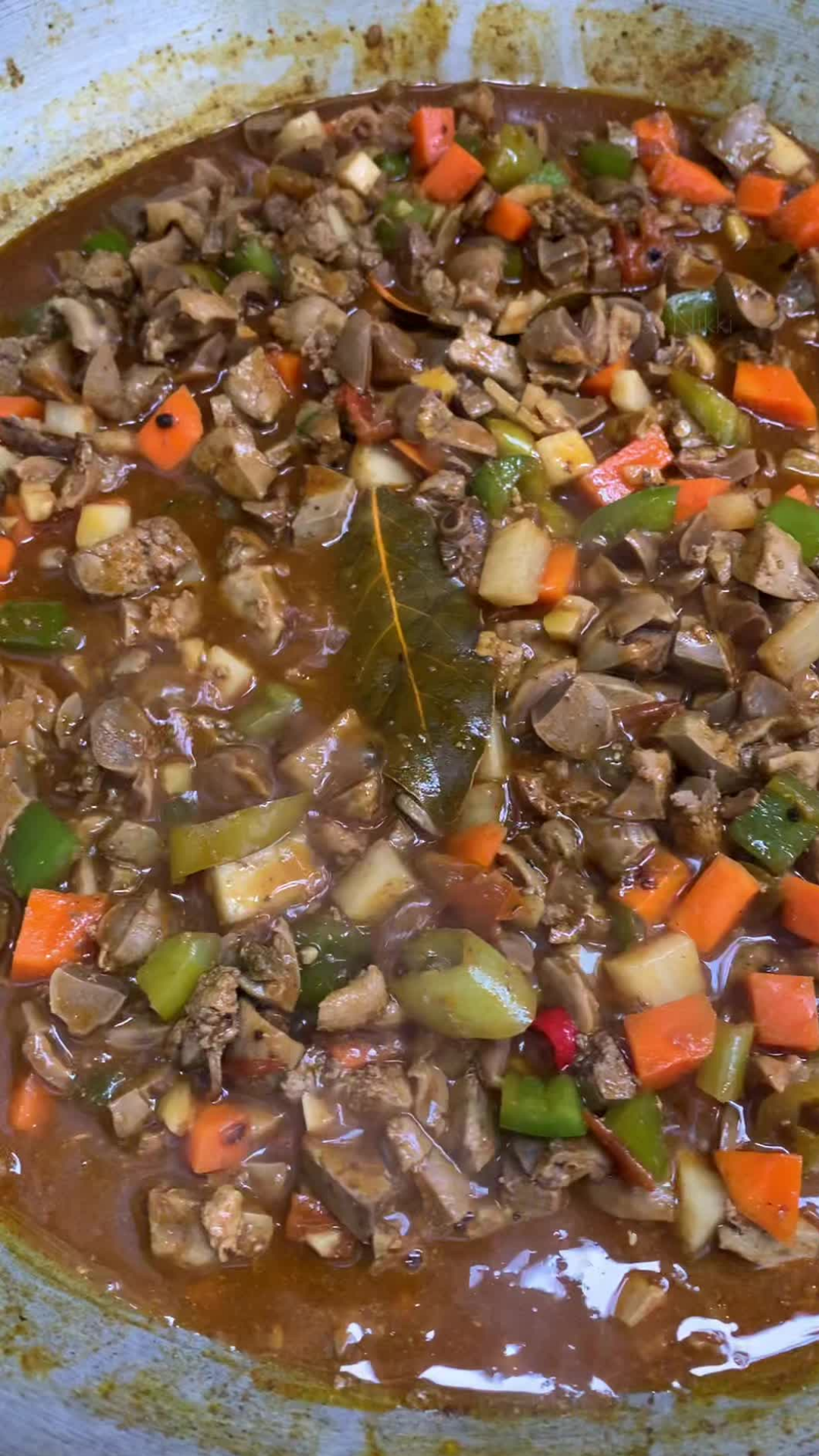What makes chicken bopis so addictively flavorful