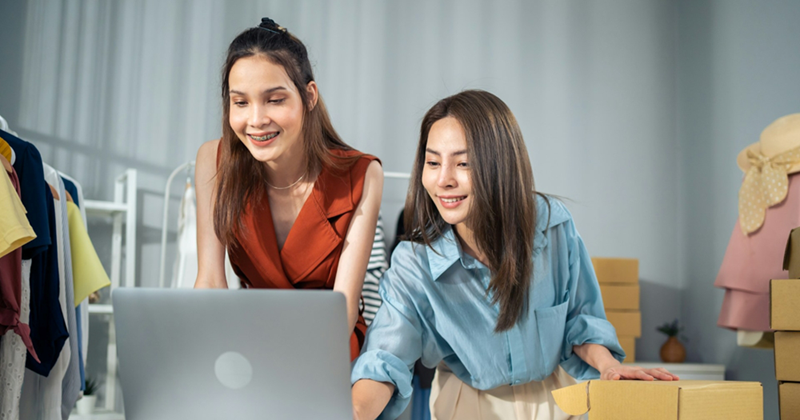 Employee sticks with small business from the beginning, boss considers ...