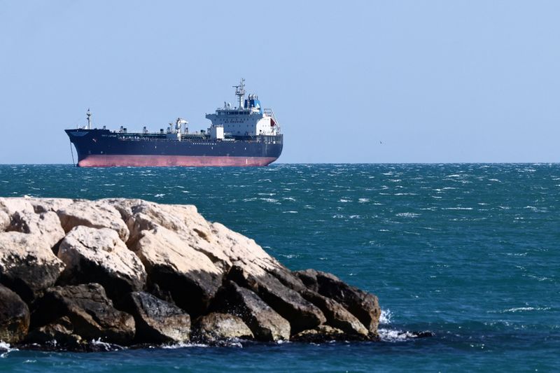 Oil prices gain on renewed US-Iran hostilities