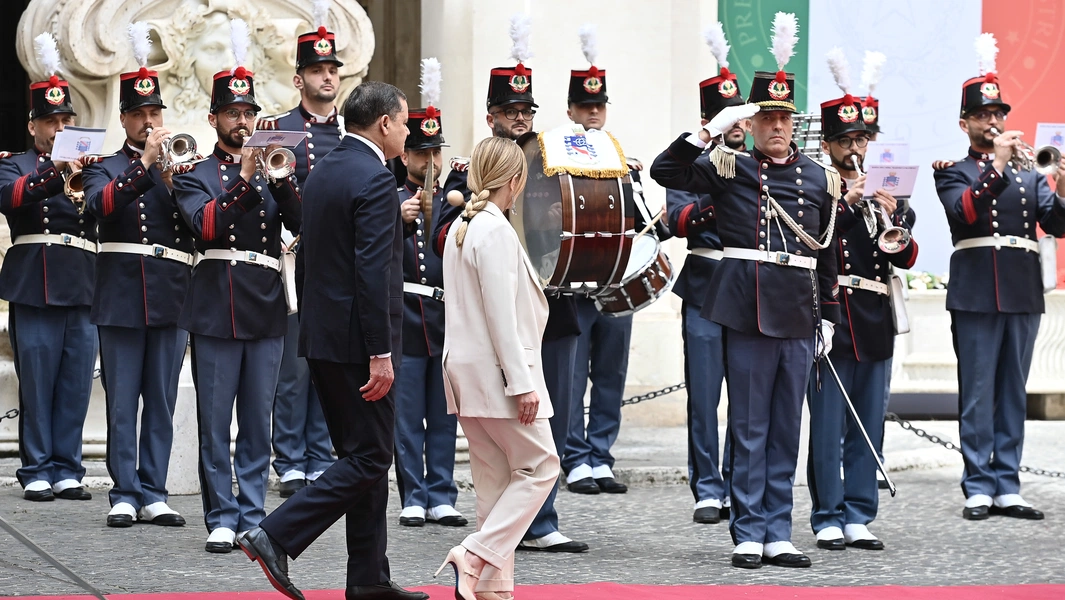 Italy sends giant gas module to Libya amid energy push