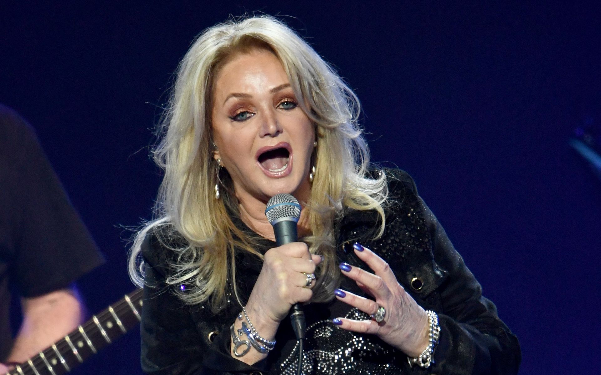 Bonnie Tyler im Koma: Sorgen um Sängerin wachsen nach Not-Operation