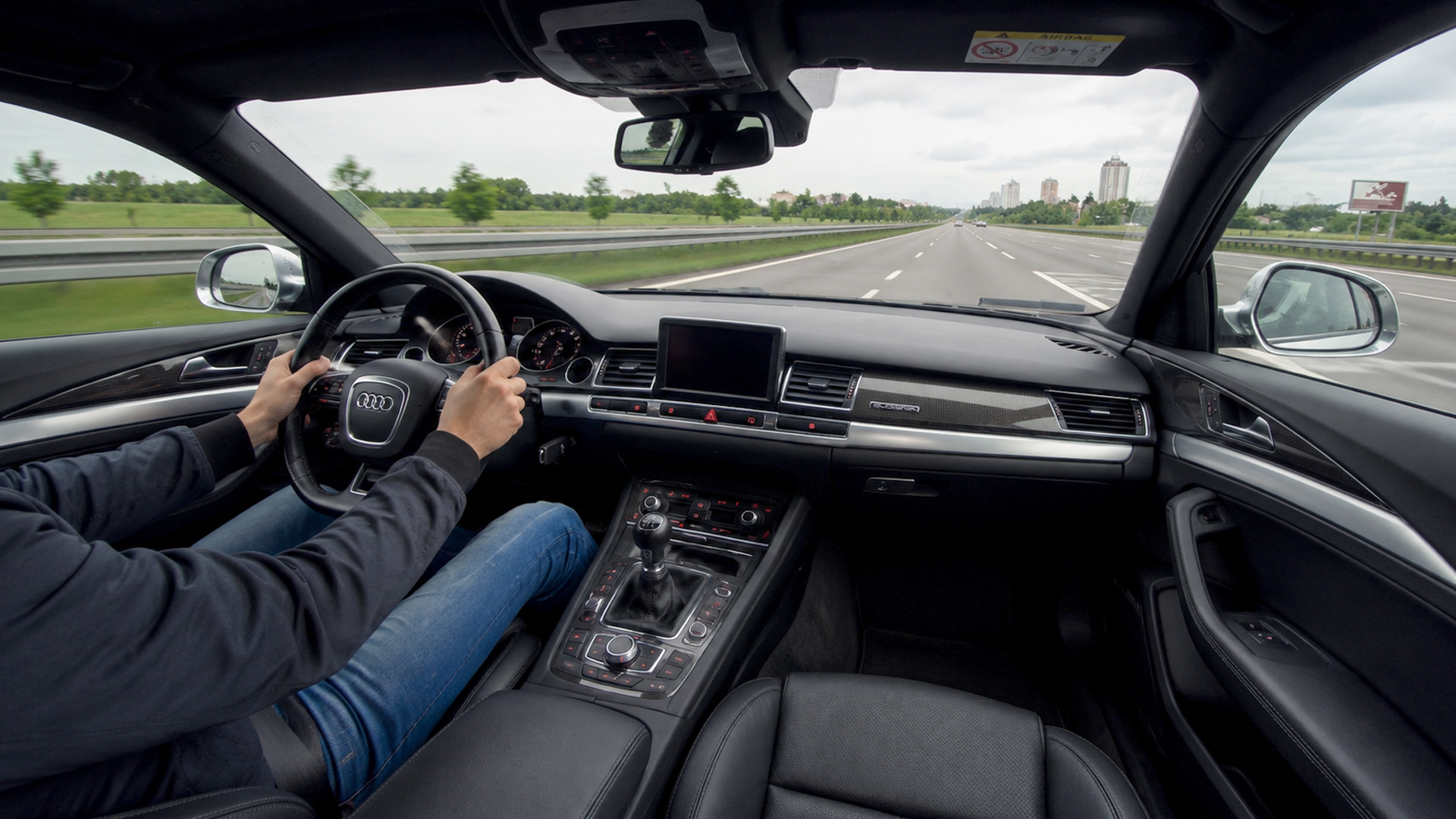 How fast does this Audi S8 accelerate?