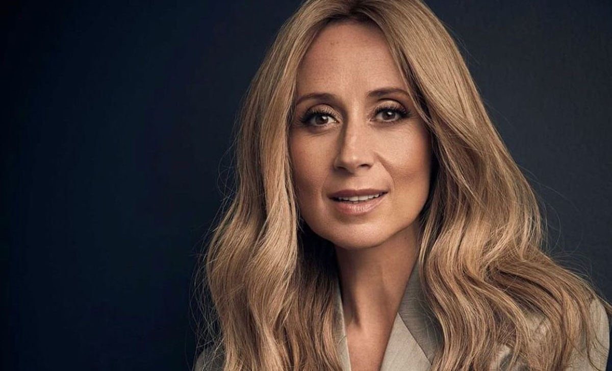 Lara Fabian partage sa routine sportive à 56 ans : son secret pour un ...