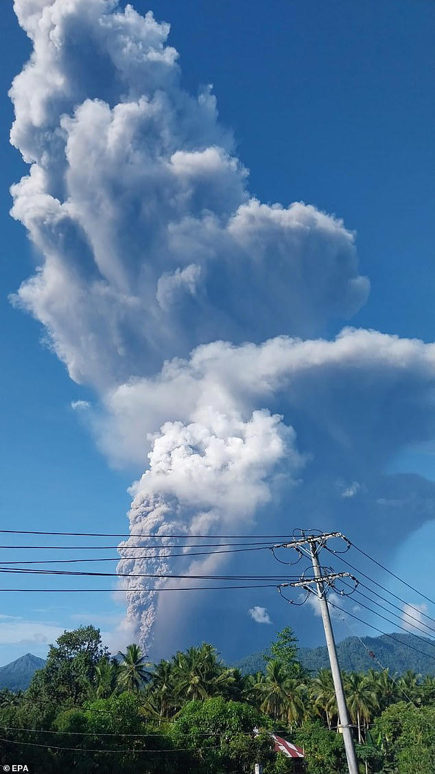 Volcanic eruption kills three hikers after they ignored warning signs ...