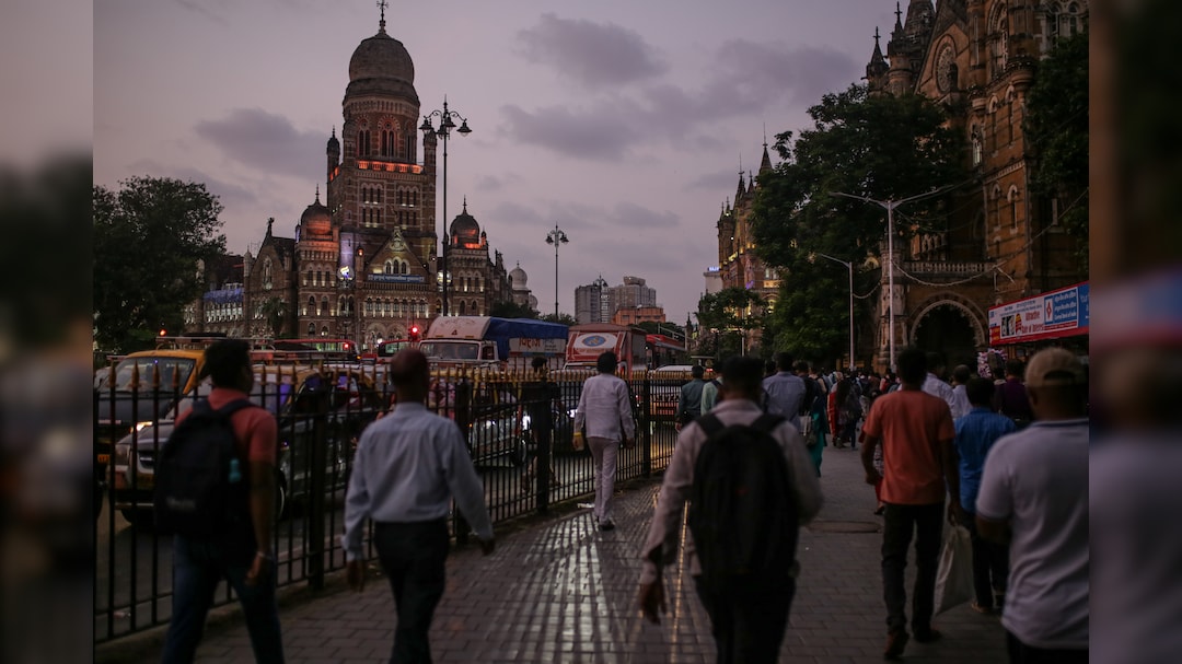 Billionaire Ajay Piramal's shadow bank plans $1 billion foreign debt