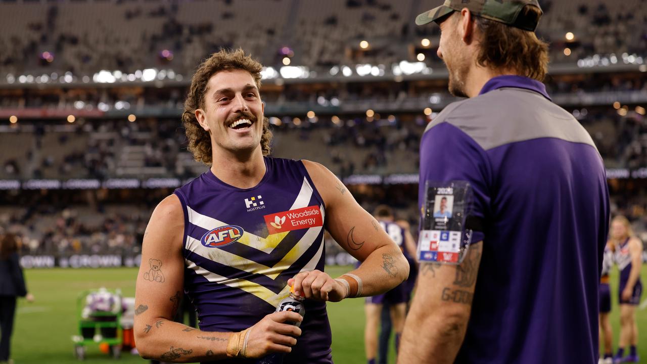Fremantle flying, but captain cut down by knee injury