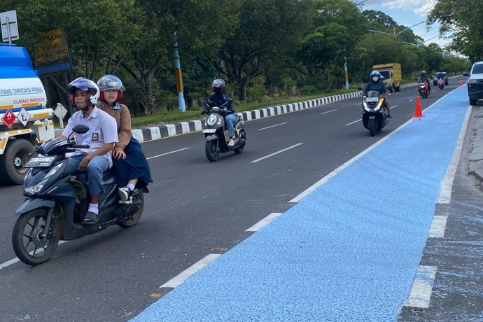 Pemprov Kalteng siapkan jalur sepeda warna biru langit di ruas utama ...