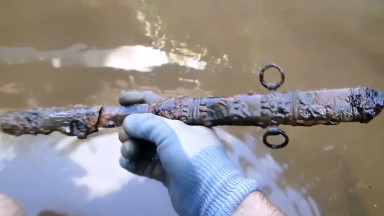 Maybe that isn’t a sword - metal detector finds a strange blade-like ...