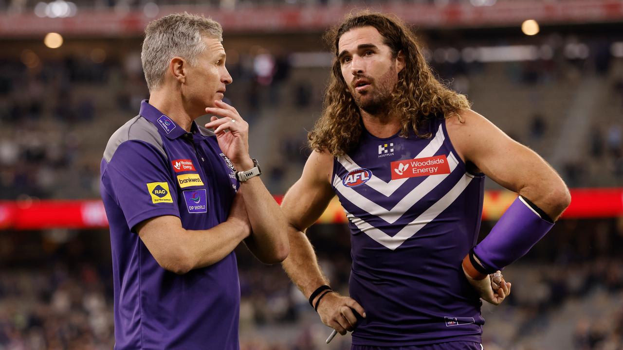Fremantle flying, but captain cut down by knee injury