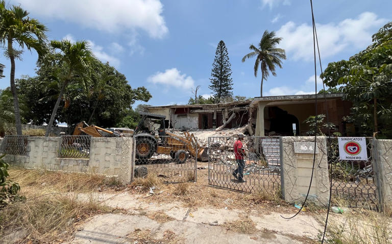 Escombros de un imperio: Los secretos que se lleva la demolición de la ...