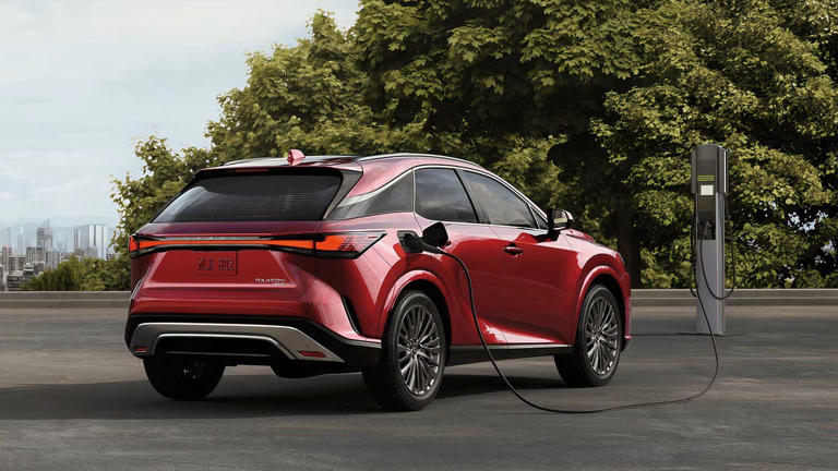 There's a midsize Lexus SUV for every type of buyer right now