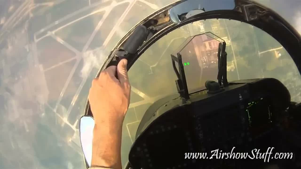 Watch an F/A-18 Hornet pull extreme G-forces from the cockpit - "Pilot ...