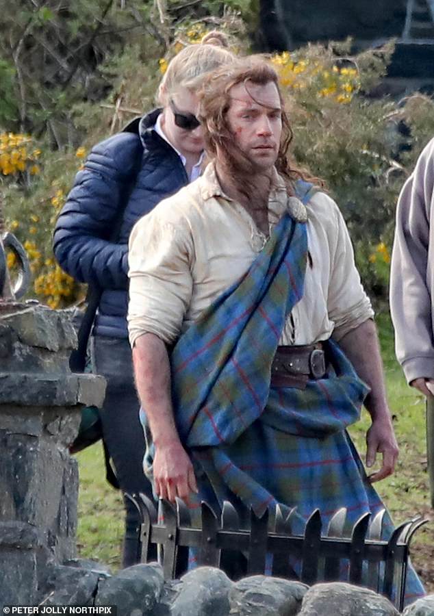 Henry Cavill and Russell Crowe's Highlander reboot sparks fury from ...
