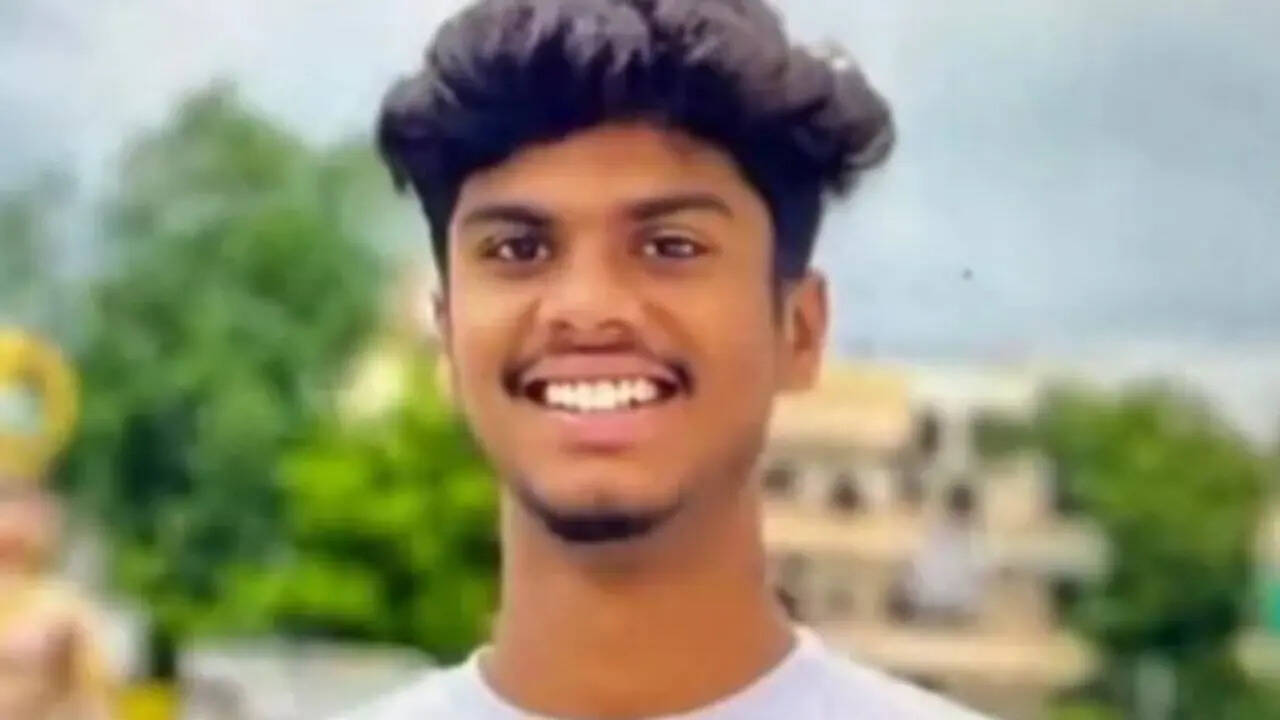 BTech student chased, stabbed multiple times over relationship in ...