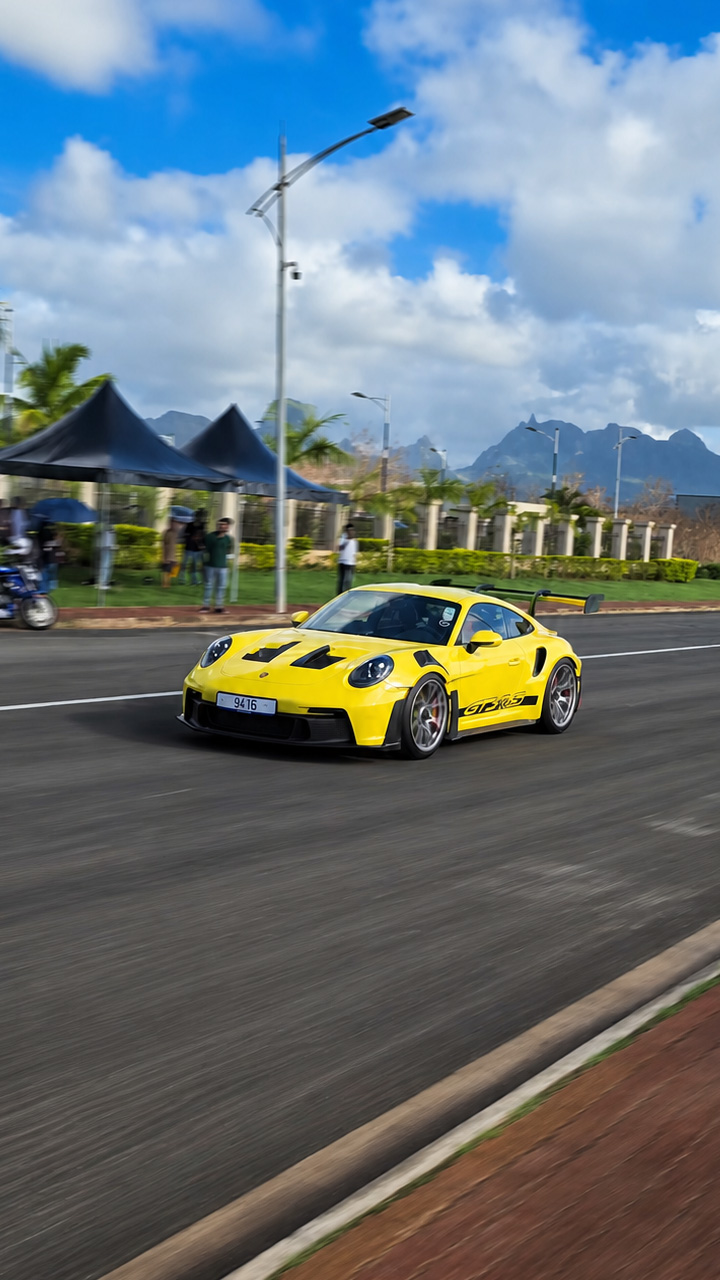 Porsche GT3 RS hits 200 km/h in Mauritius