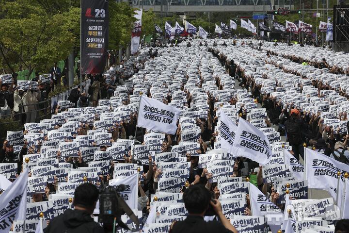 Samsung Electronics labor, management resume talks