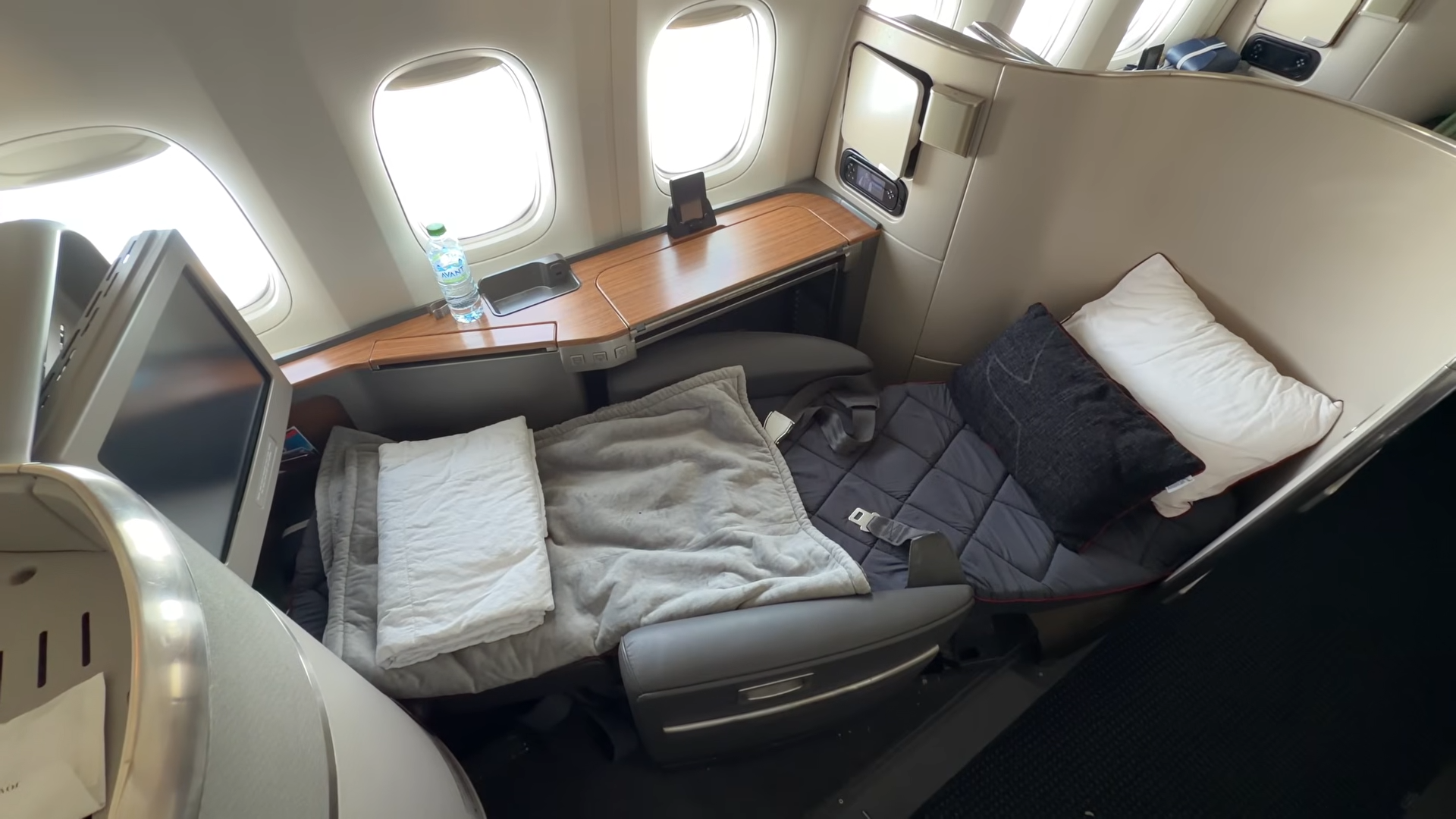 He paid over $13,000 to fly first class - and found someone else’s trash