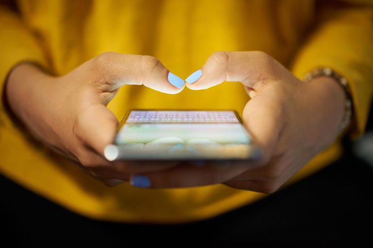 Humans talking less due to rise of smartphones — and scientists are worried