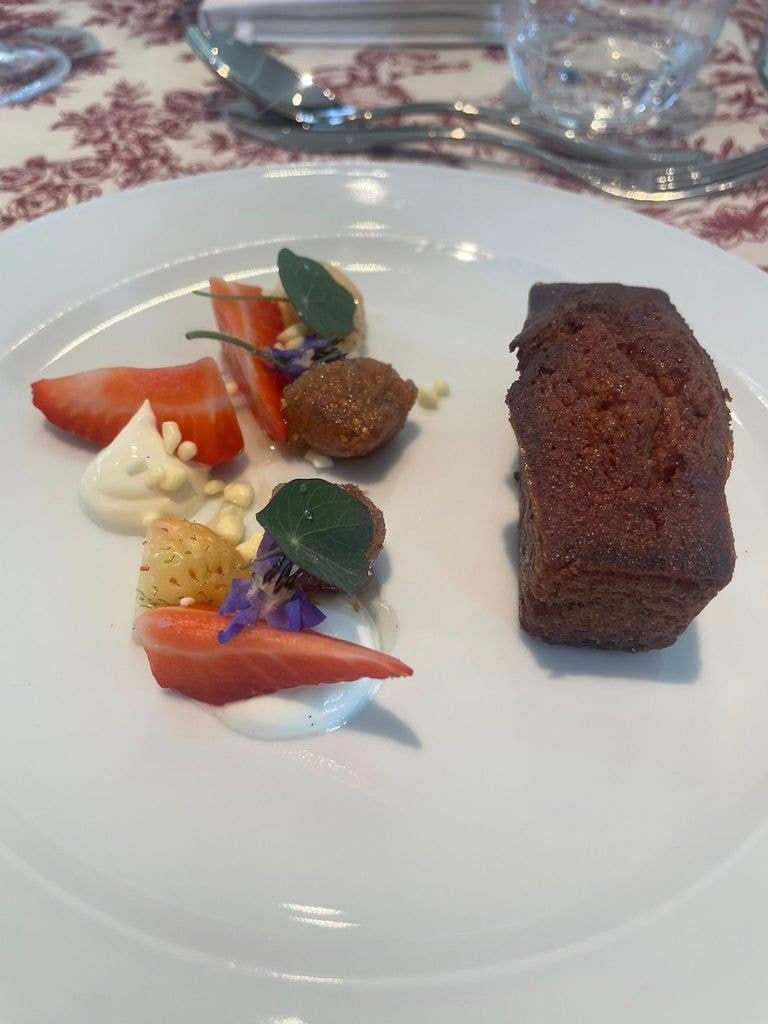 I spent a day behind the scenes at Windsor Castle, ate like a royal ...