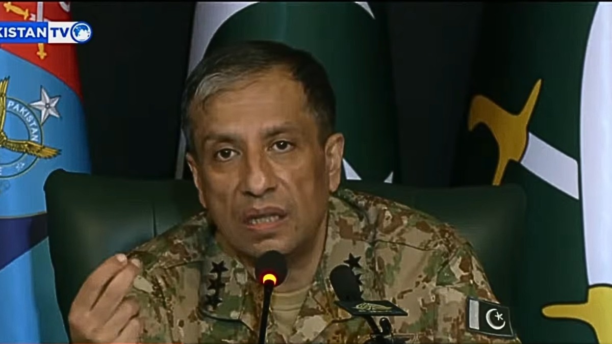 Why Indian Army officers speak English, asks Pak Army spox, gets ...