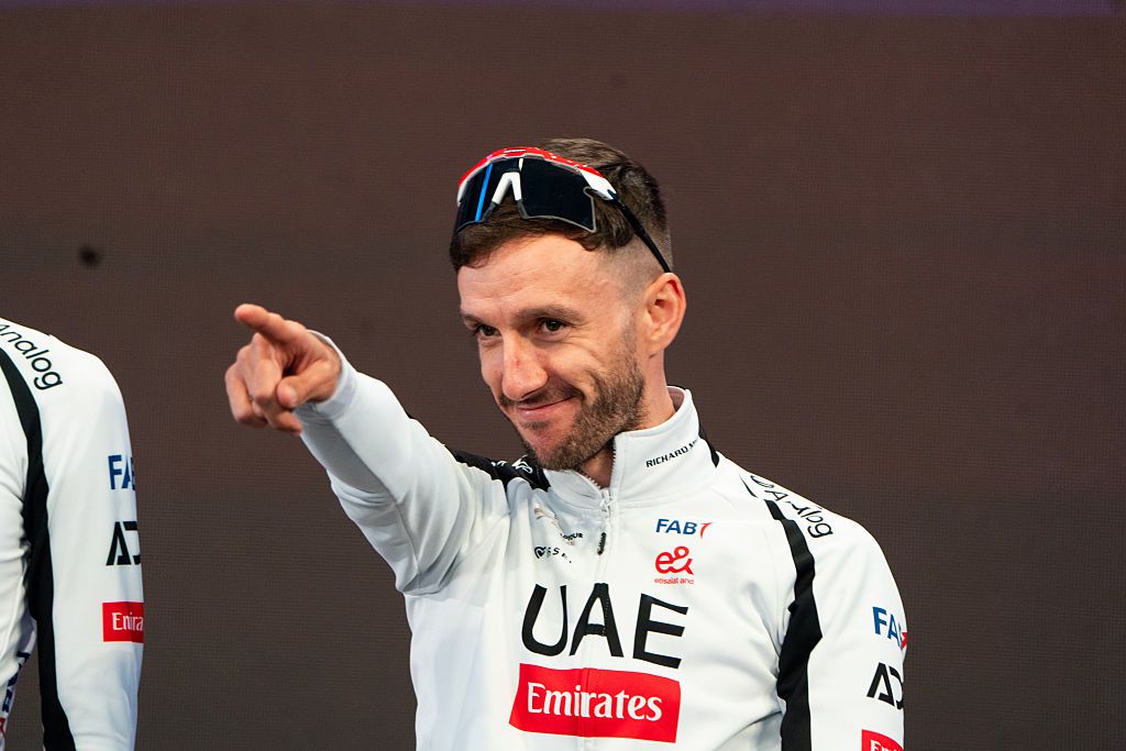 'He's given me a few tricks and tips' – Adam Yates garners Giro advice ...
