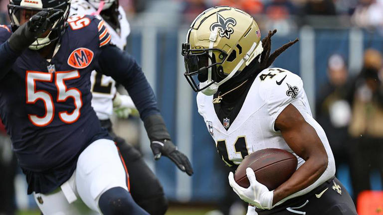 Should the Seahawks trade for Alvin Kamara? Analyzing the pros, cons ...