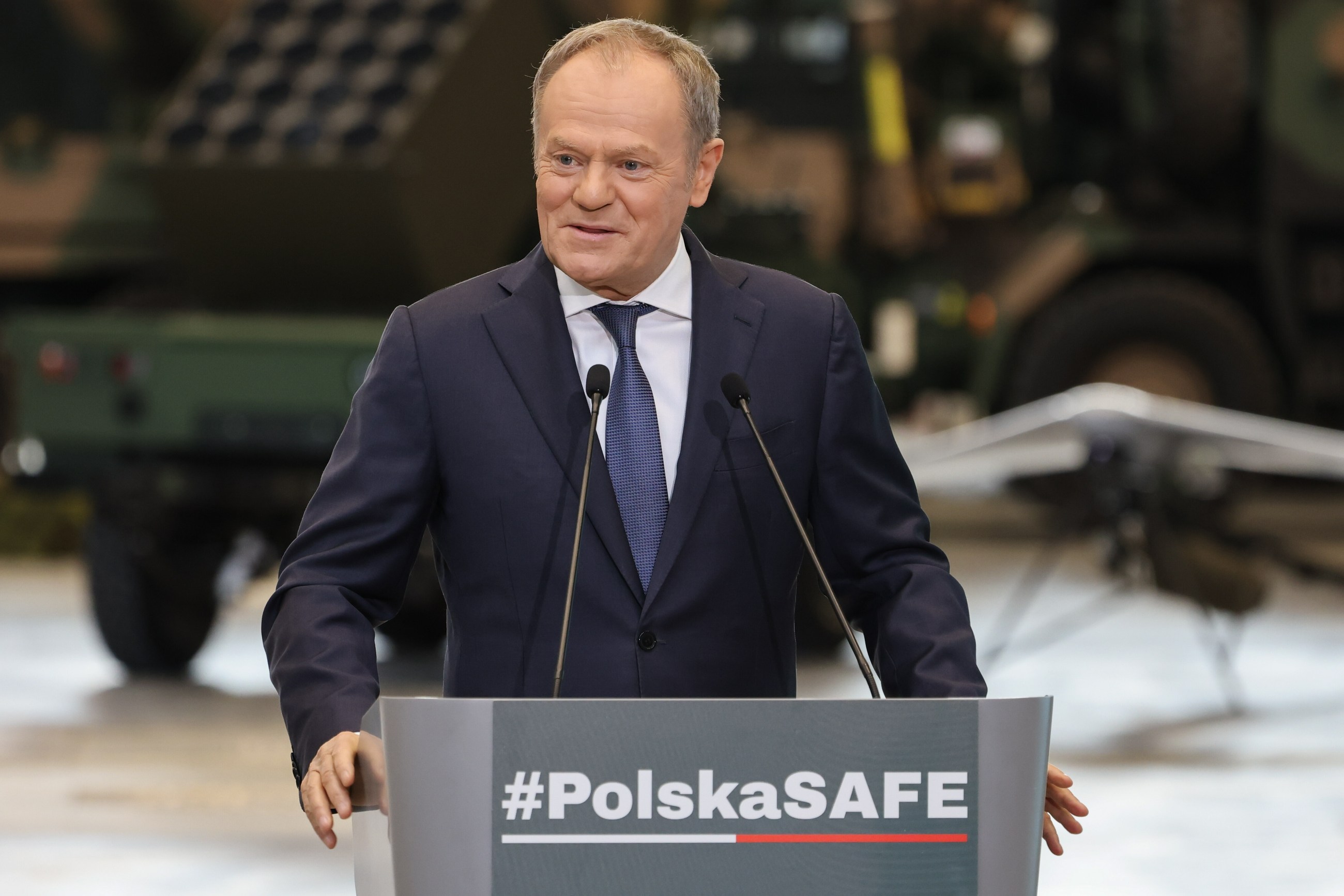 Tusk triumfuje po podpisaniu umowy pożyczkowej SAFE. "To szczególny moment"