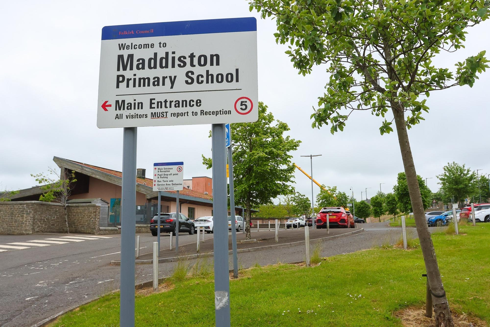 Report finds Maddiston Primary builder to blame for faults - but ...
