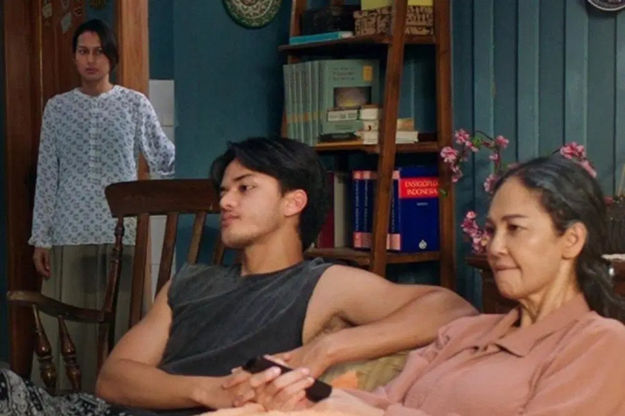 Sinopsis film Keluarga Suami Adalah Hama, kisah pasutri hadapi tekanan ...