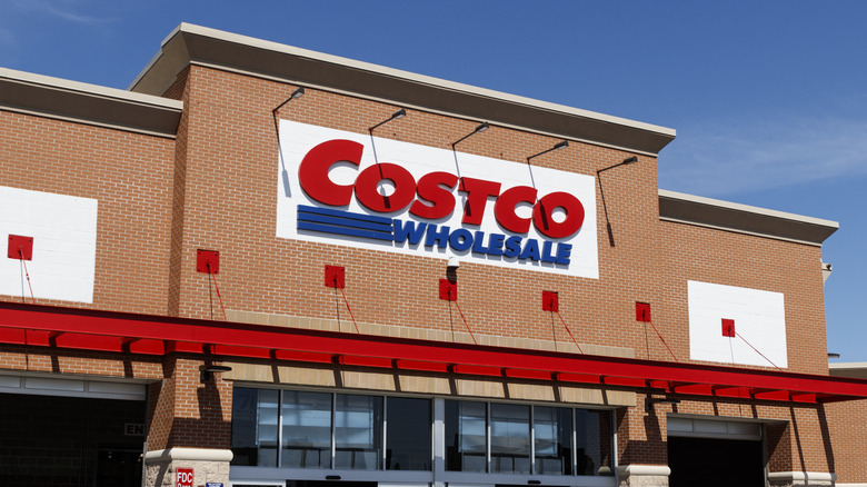 12 common mistakes shoppers make when shopping at Costco