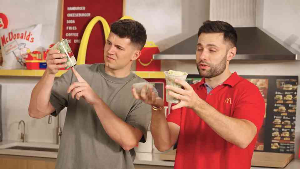 McDonald’s antes vendía costillas, cerveza y hamburguesas de piña