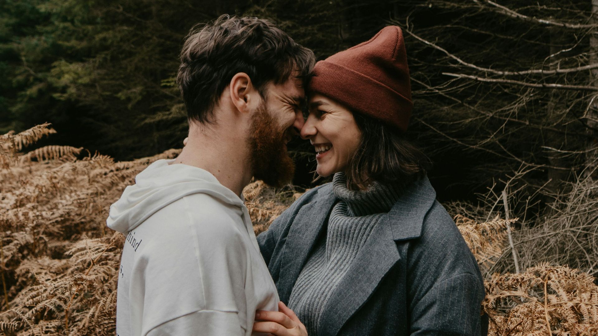 10 signs he wants a wife & 10 signs he wants a mother