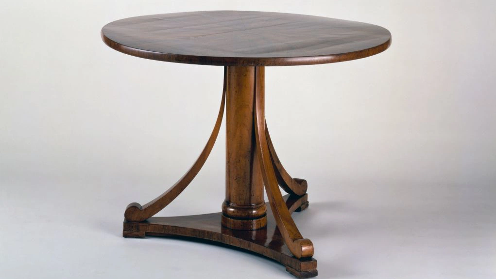 Why round dining tables win hearts and homes