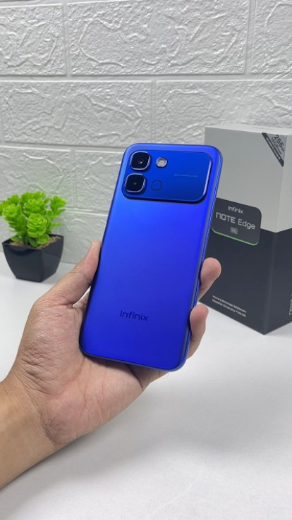 Unboxing Infinix Note Edge 5G Plus warna stellar blue tertipis di dunia