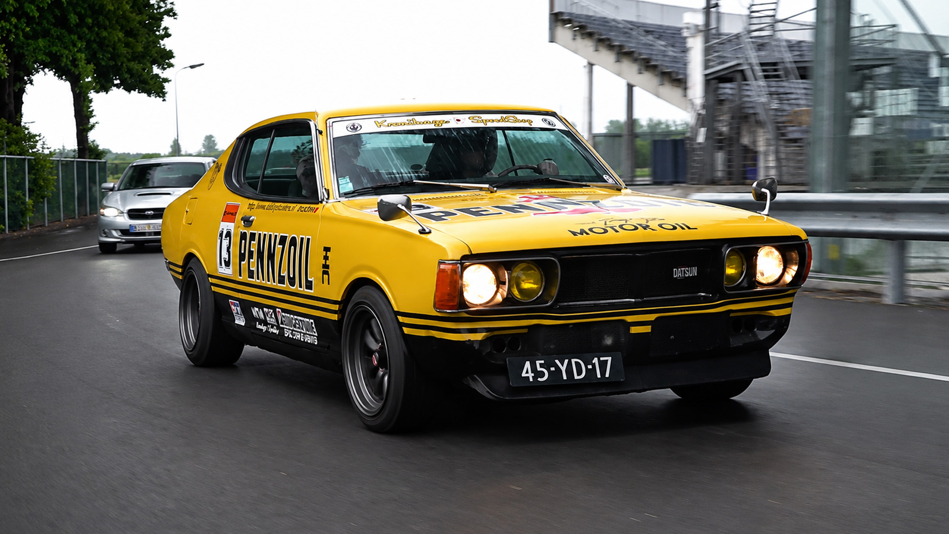 Vintage Datsun 180B trekt de aandacht op JDM automeeting